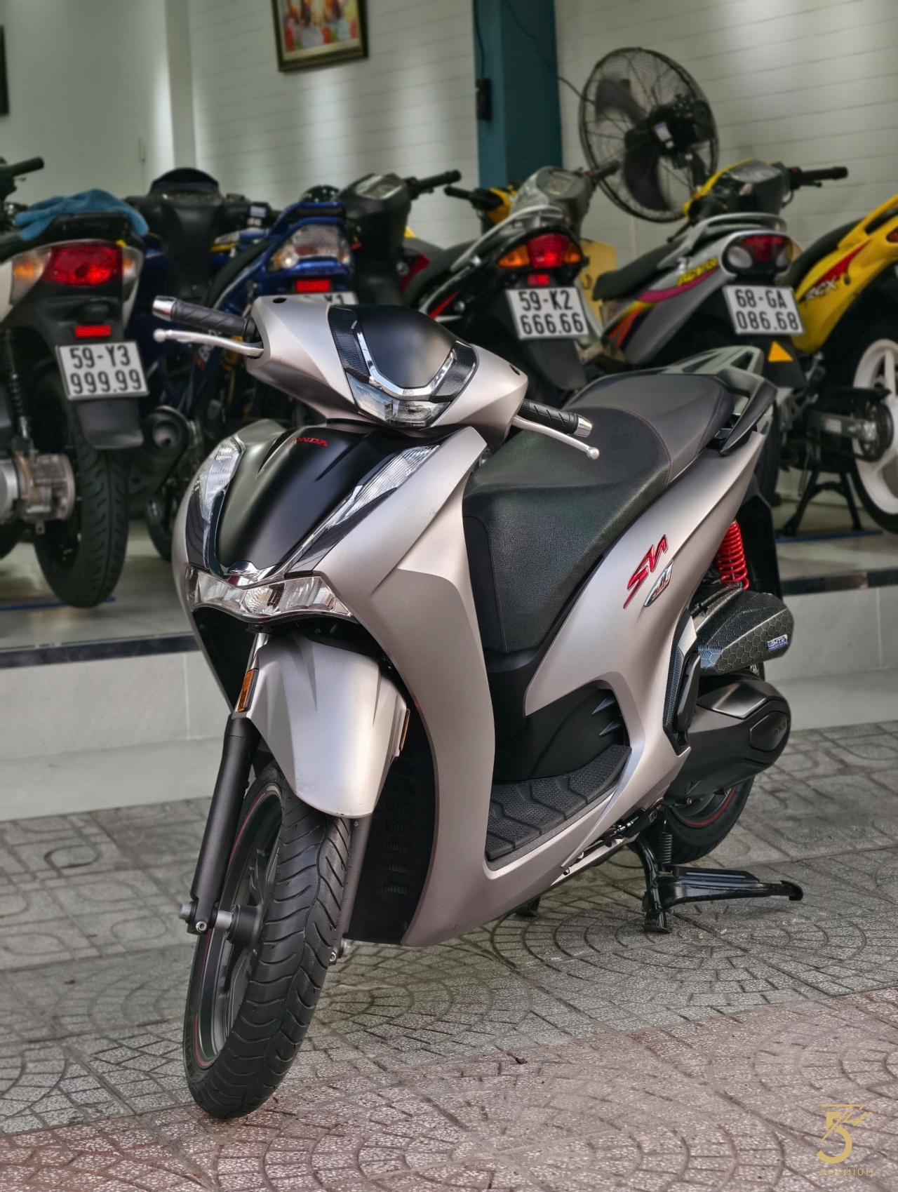 SH350i ABS T12/2023 Máy Zin, Odo 8k, HSCT Cầm Tay – 119 Triệu